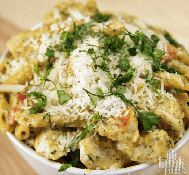 Pasta kan altijd maar deze pesto variant is echt heerlijk, bekijk het ...