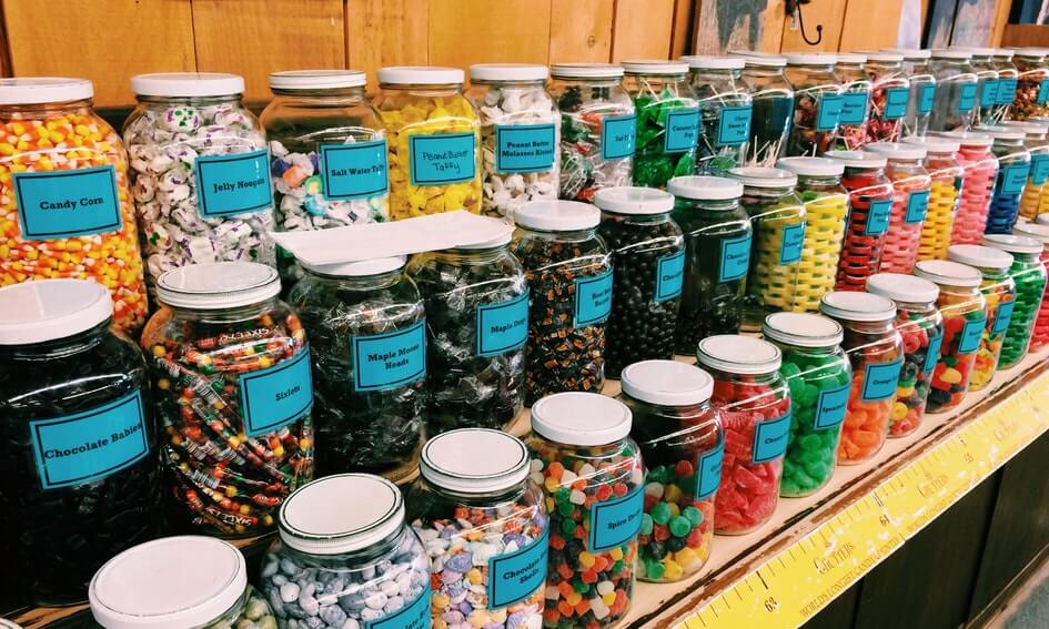 Sinds corona snoepen we veel meer, blijkt uit onderzoek