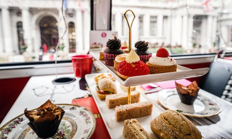 Wil je zien: thuisbakkers gaan de strijd aan in High Tea Challenge