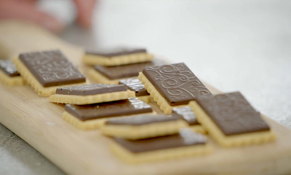 Recept: zo maak je de chocoladebiscuits uit Heel Holland Bakt