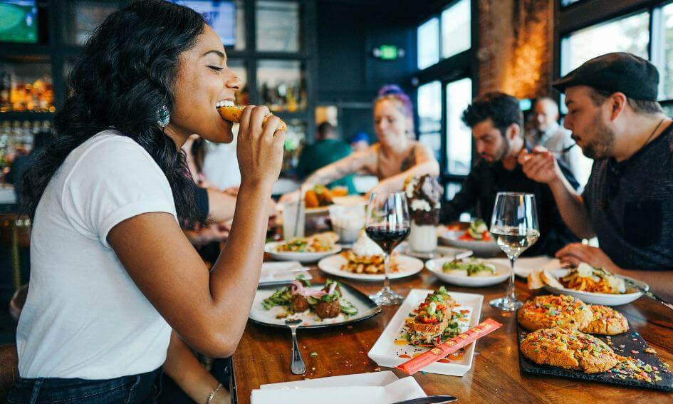 Zo lukt het je om langzamer te eten