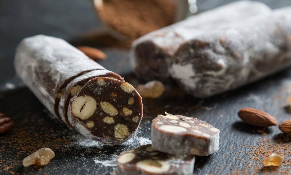 Recept: zo maak je het Italiaanse no-bake dessert 'chocolade-salami'