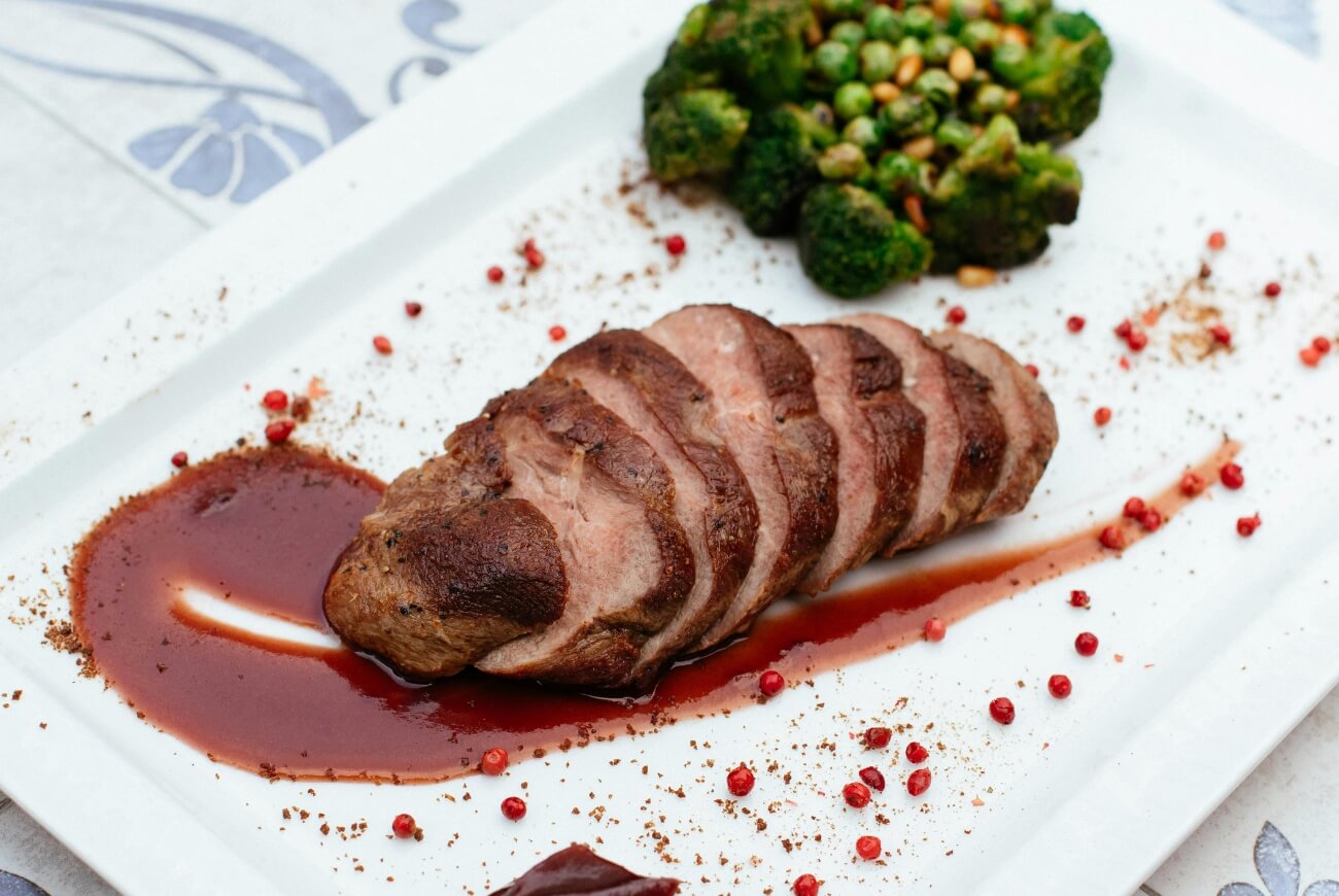 Met dit 'schoonmaakmiddeltje' maak je je vlees extra mals