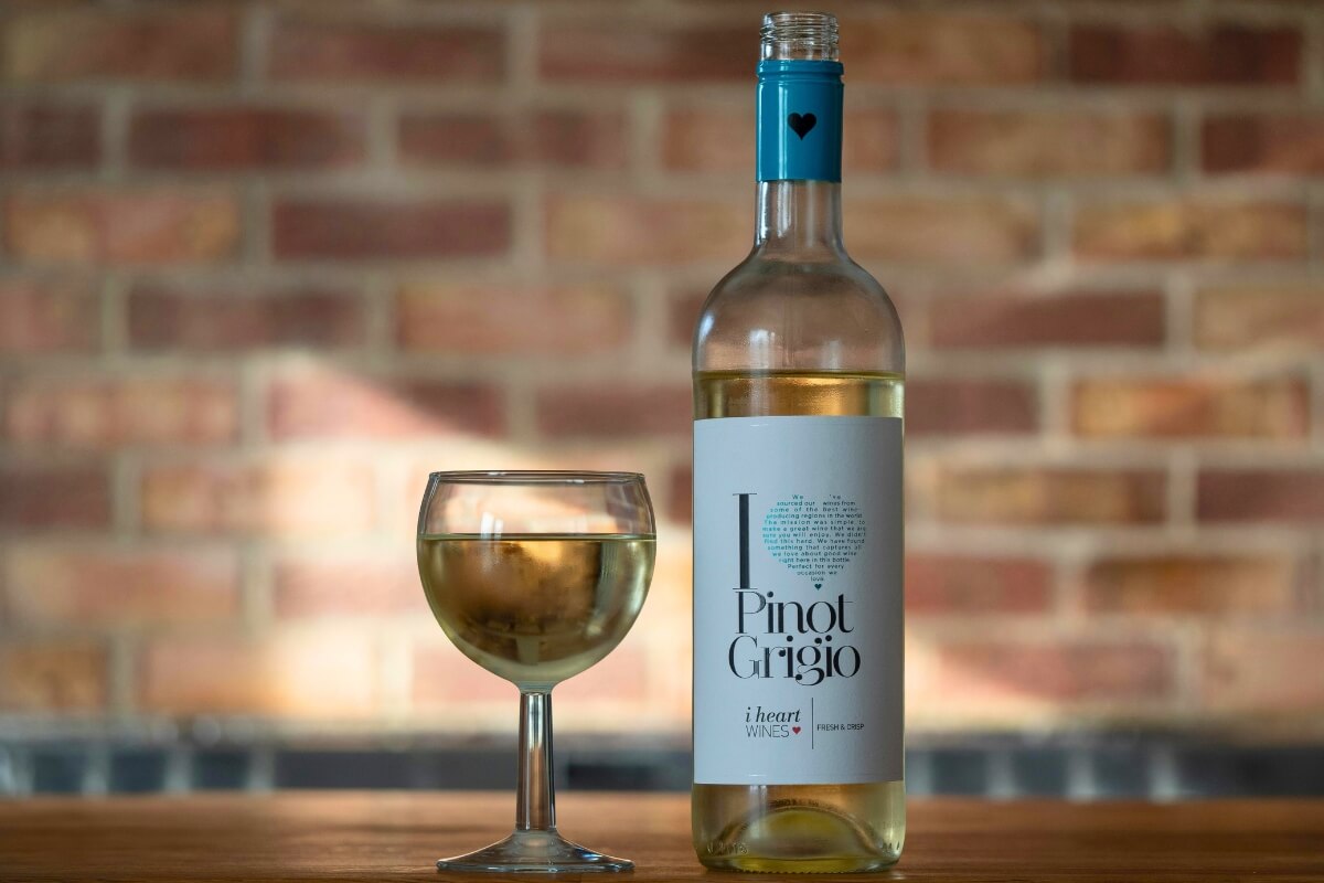 Oeh: met dít ingrediënt smaakt je budget wijntje extra lekker