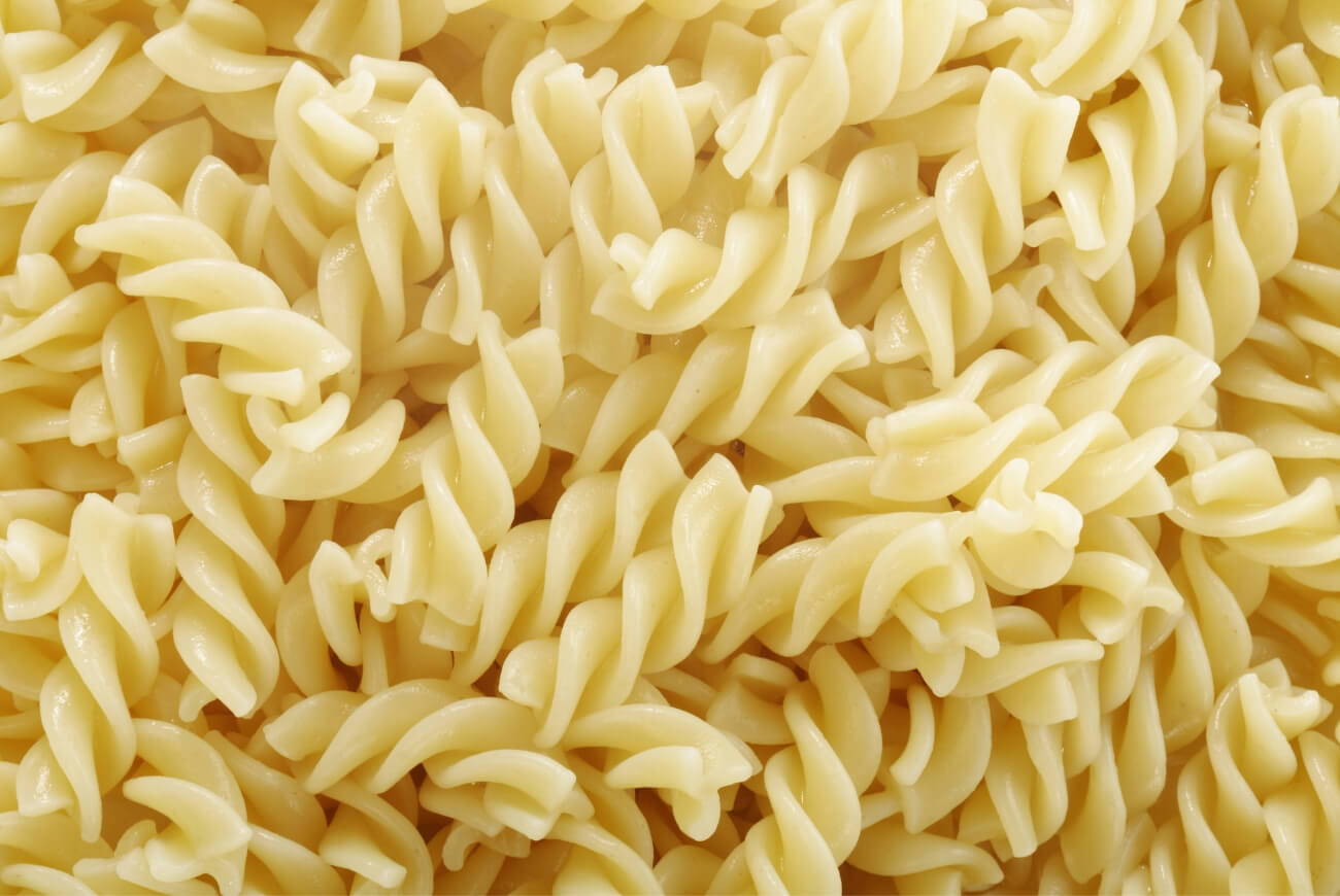Gekookte pasta over? Zo lang kun je het nog bewaren